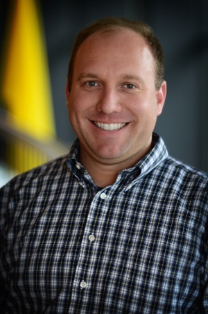 Professor featured in I AM ESTL magazine – Communiqué